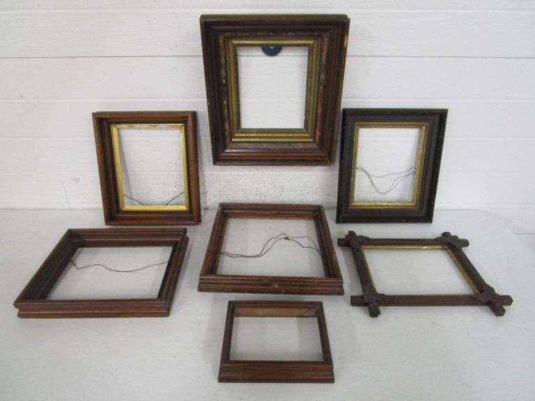 7 - Victorian Era Picture Frames - Oberman Auctions