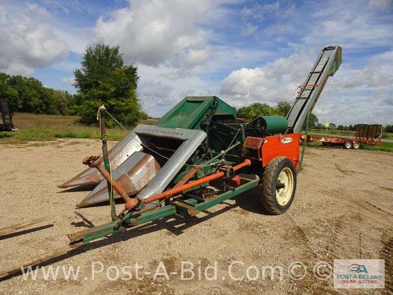 New Idea 324 Row Corn Picker, With 12 Roll Husking - Elsenpeter ...