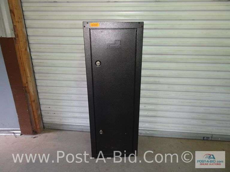 Homak Gun Safe 7 Gun And - Elsenpeter Auctions & Real Estate, Inc. dba ...