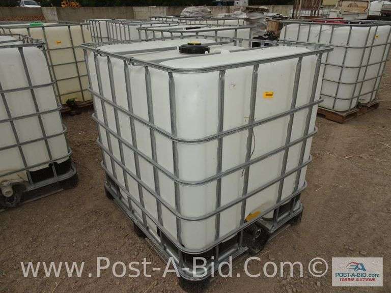 Poly Tank, 250 Gallon, Wi - Elsenpeter Auctions & Real Estate, Inc. dba ...