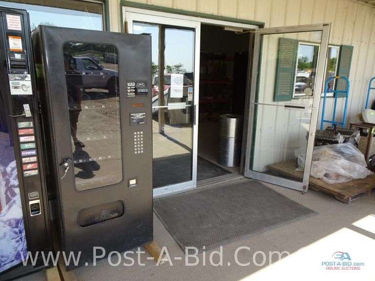 FSI Model 3039 Snack Mach - Elsenpeter Auctions & Real Estate, Inc. dba ...