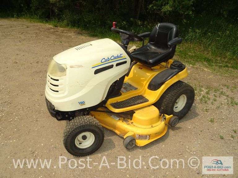 Cub Cadet LT 1050 Hydrostatic - Elsenpeter Auctions & Real Estate, Inc ...