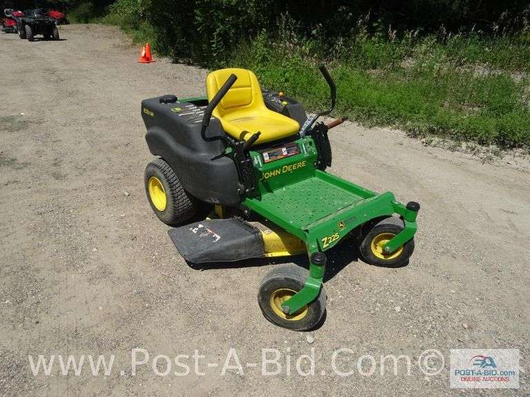 John Deere Z225 Zero Turn Riding Mower - Elsenpeter Auctions & Real ...