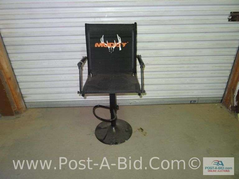 Muddy Hunting Chair. - Elsenpeter Auctions & Real Estate, Inc. dba Post ...