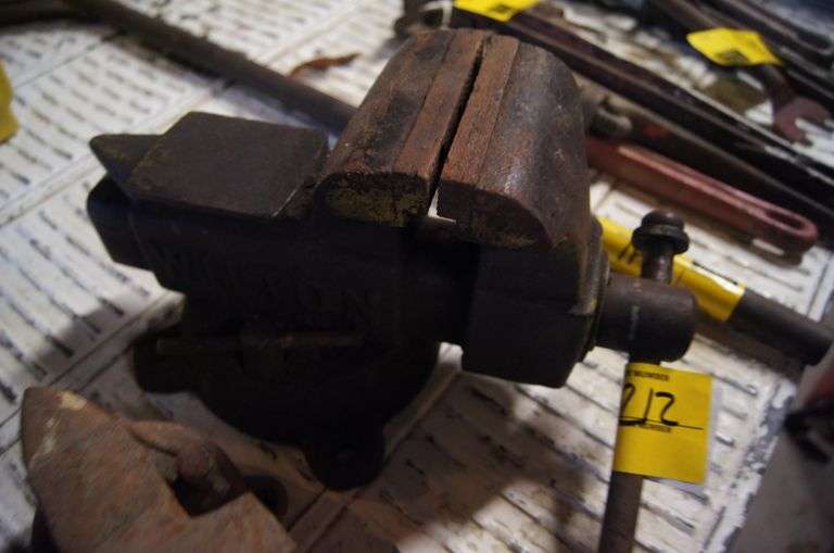 Wilton swivel-base bench vice - Parrott