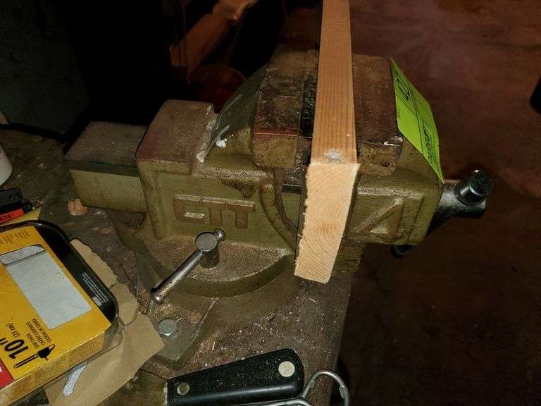 CTT Swivel Base Bench Vise - Parrott Marketing Group