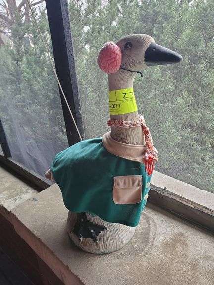 Heavy rubber-construction goose - Parrott Marketing Group