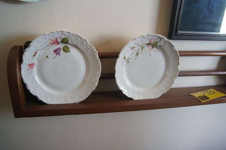 4 Plates Plus Walnut Plate Rack - Parrott