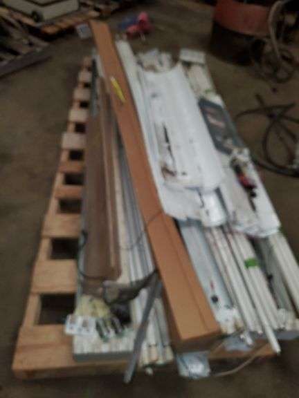 Used fluorescent light fixtures - Parrott