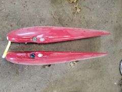 Lot of 2 airplane wheel covers - Parrott