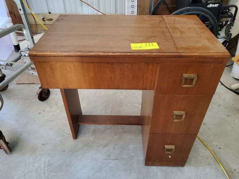 Singer cabinet model sewing machine, model BA306K, with foot pedal and ...