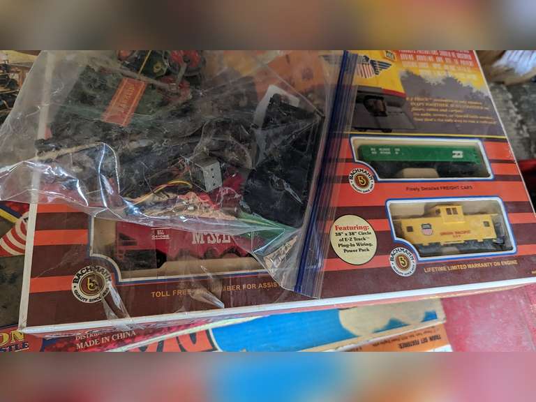 5 Train Sets (Lionel) - Parrott Marketing Group