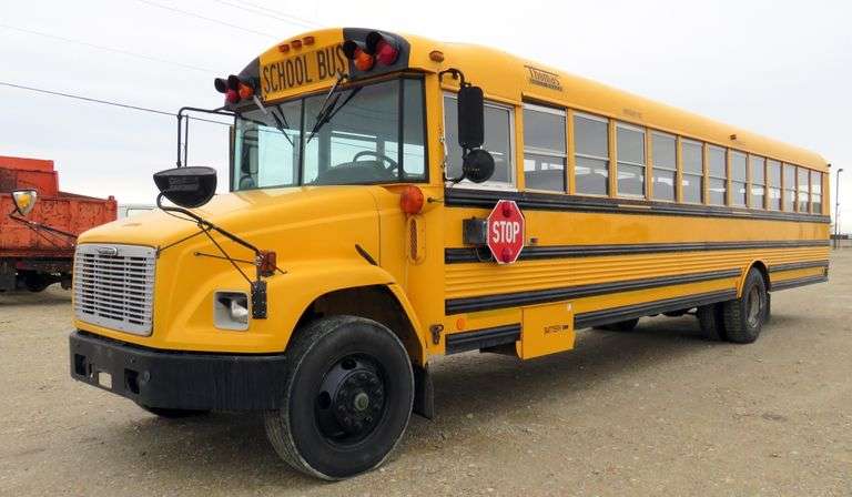 T-339 2001 Thomas School Bus - Pickett Auction Service