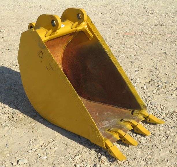 Z-842 Case 580 Bucket - Pickett Auction Service