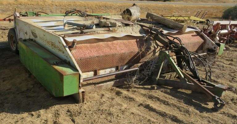 T-127 Parma 6 Row Beet Topper - Pickett Auction Service