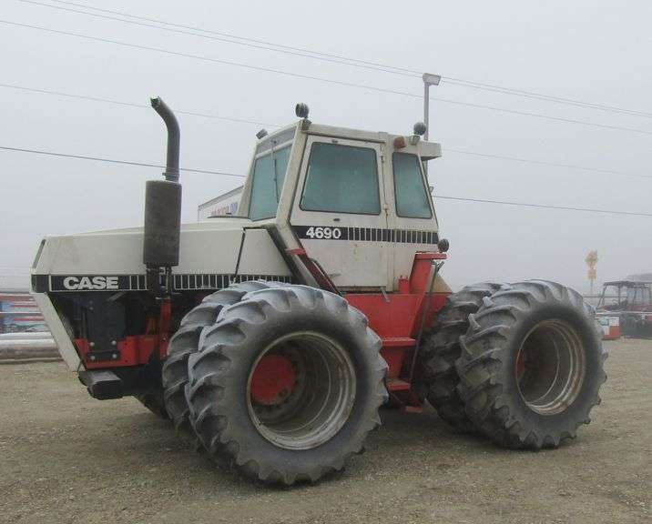 Z-1535 JI Case 4690 Tractor - Pickett Auction Service