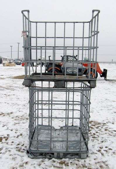 A-132 Poly Tote Frames - Pickett Auction Service