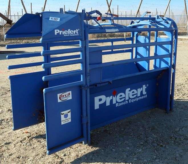 V-101 Priefert Roping Chute - Pickett Auction Service LLC