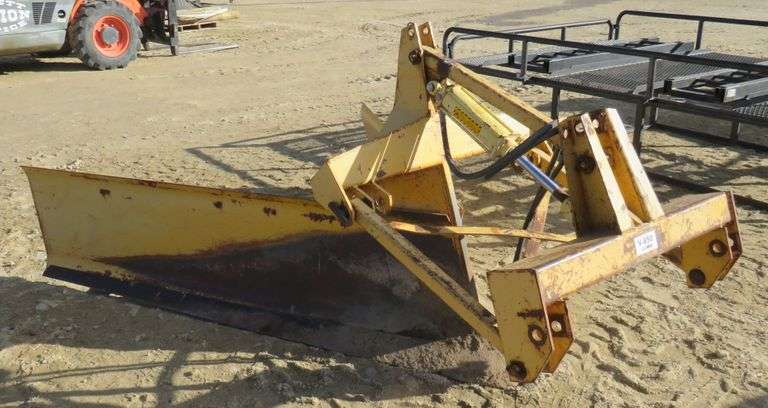 V-850 Hydraulic 3 Point Ditcher - Pickett Auction Service