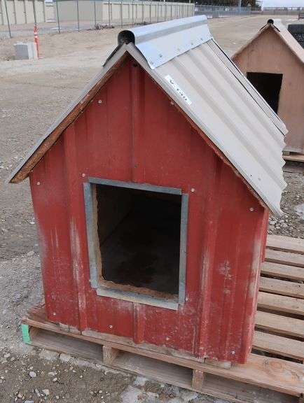 V-140 Metal Covered Dog House - Pickett Auction Service
