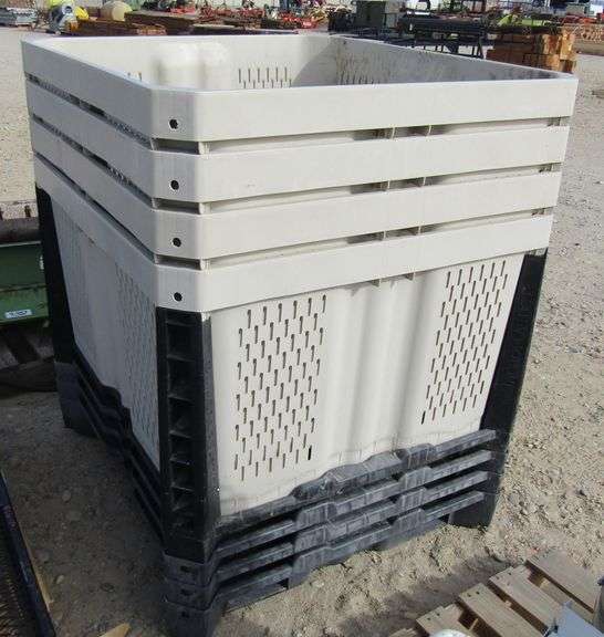 V-1019 Macro Poly Bins (4) - Pickett Auction Service