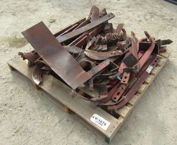 V 1679 Implement Shanks And Sweeps Pickett Auction Service 