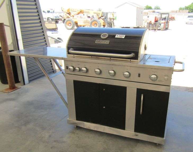 X-1222 Master Forge Propane BBQ - Pickett Auction Service