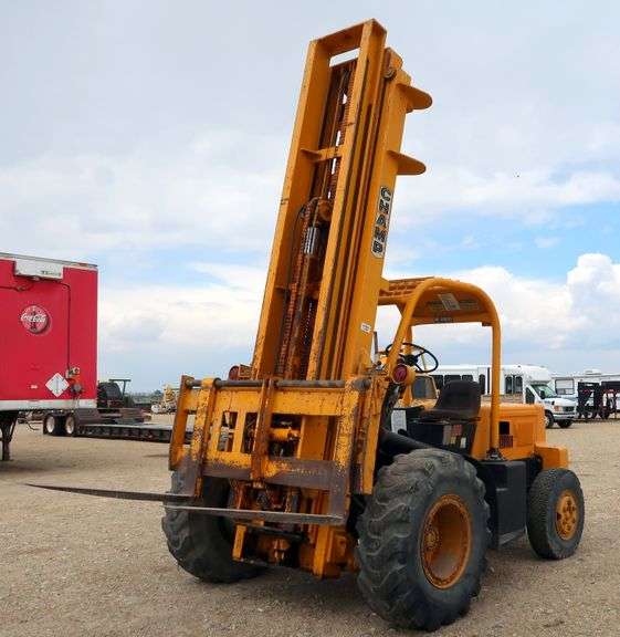 X-943 Champ 350 HLDS Rough Terrain Forklift - Pickett Auction Service