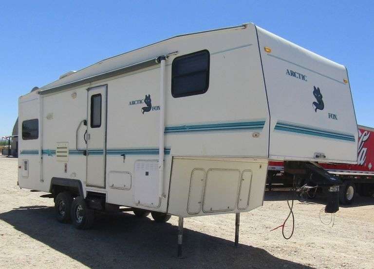 X-1317 1999 Artic Fox 27' Travel Trailer - Pickett Auction Service