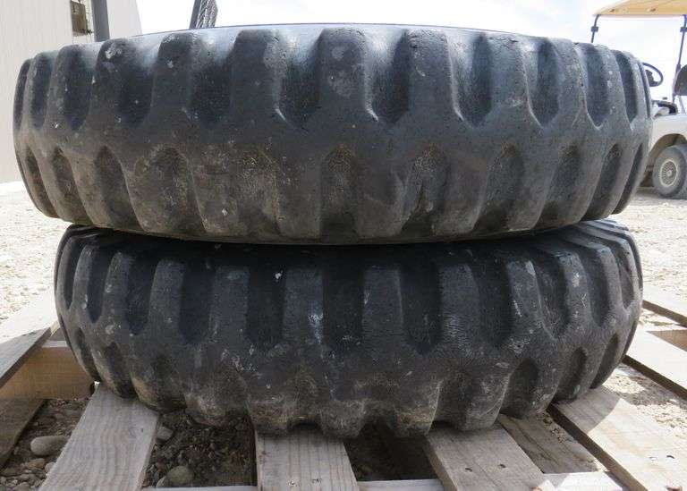 X-1040 Ford Tractor Tires & Wheels (2) - Pickett Auction Service