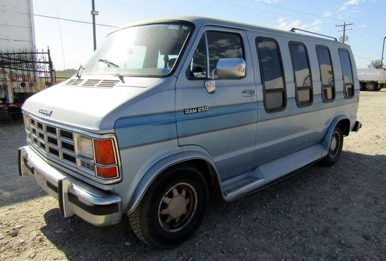X-1321 1991 Dodge Ram 250 Van - Pickett Auction Service