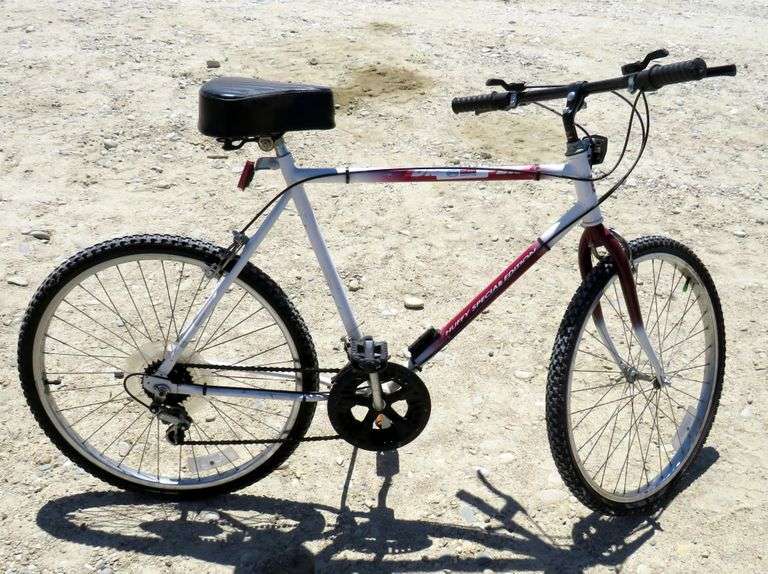 Y-155 Huffy 10 Speed Bike - Pickett Auction Service