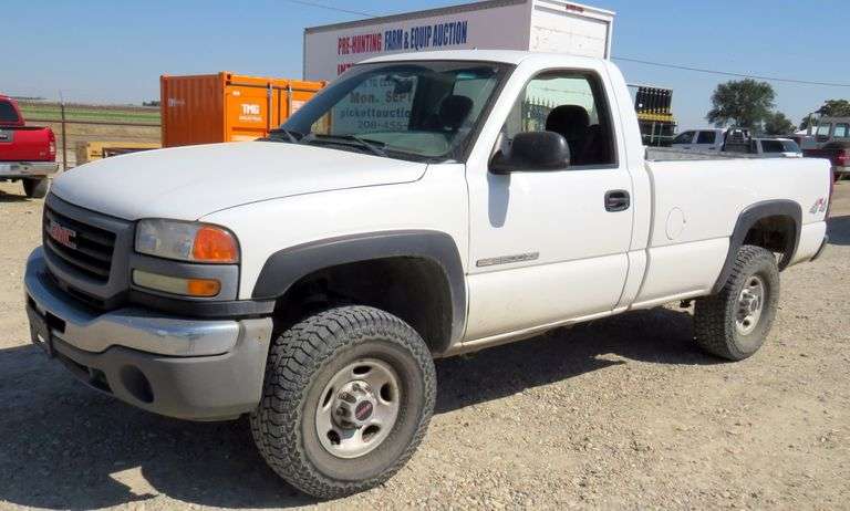 Y-1227 2006 GMC 2500 4x4 Pickup - Pickett Auction Service