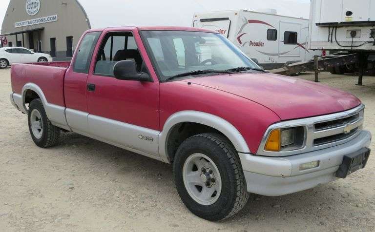 Y-1581 1995 Chevy 510 Pickup - Pickett Auction Service