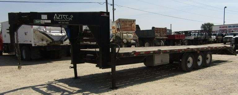 Y-1488 2003 Aztec Flatbed Gooseneck Trailer - Pickett Auction Service