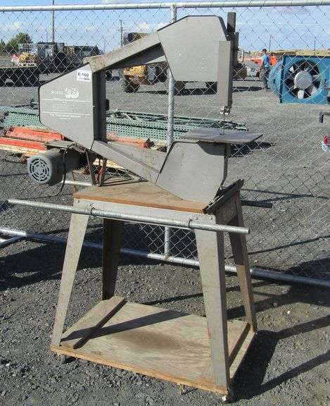 E-160 Dupli-Carver Band Saw - Pickett Auction Service
