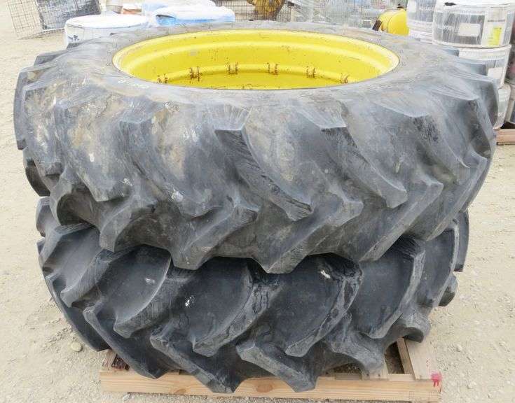 B-1290 Tractor Tires & Wheels - Pickett Auction Service