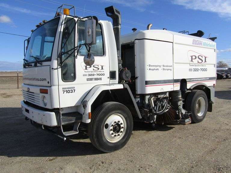 B-614 2003 Sterling Street Sweeper - Pickett Auction Service