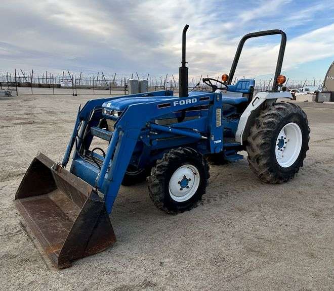 B-871 Ford 1920 Tractor - Pickett Auction Service
