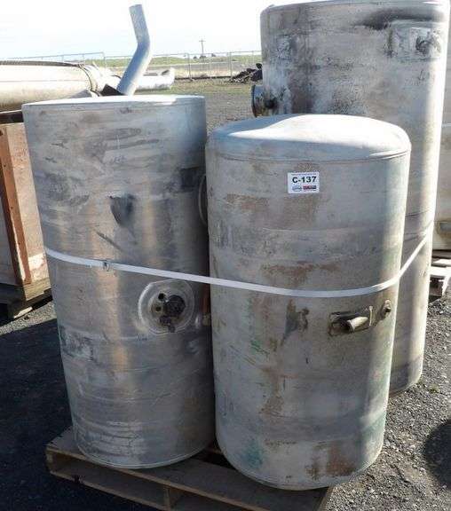 C-137 Aluminum Fuel Tanks (4) - Pickett Auction Service