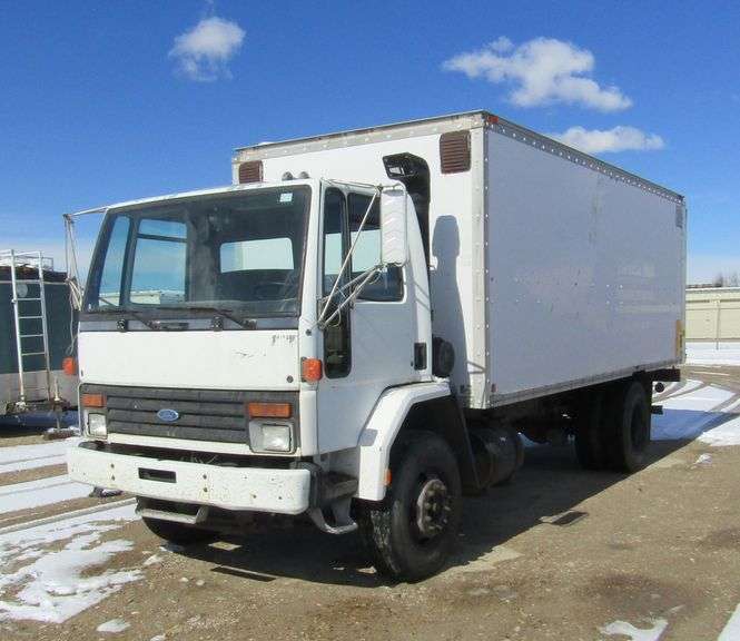 B-1460 1992 Ford CF 8000 Box Truck - Pickett Auction Service