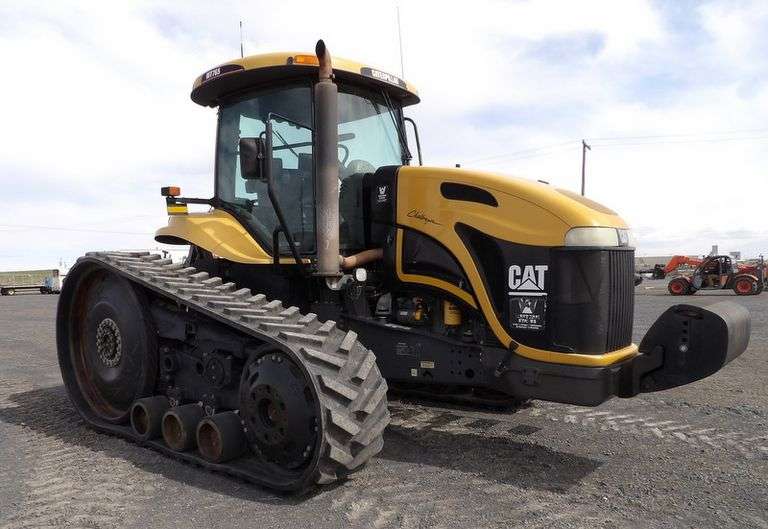 C-113 2005 CAT Challenger MT 765 Tractor - Pickett Auction Service