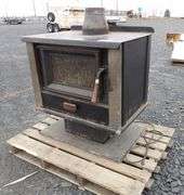 C-228 Arrow Wood Stove - Pickett Auction Service