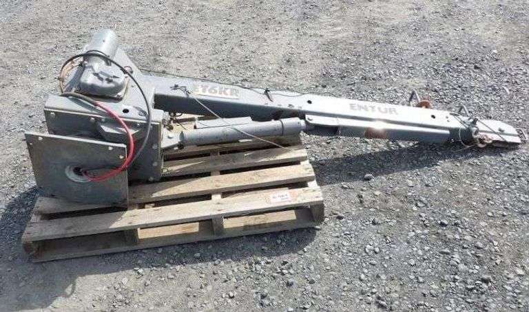 C-561 Venturo Service Bed Crane - Pickett Auction Service