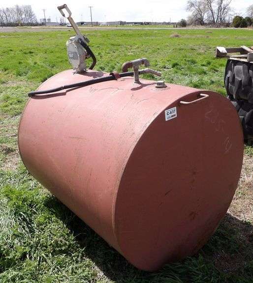 C-637 Fuel Tank + Hand Pump - Pickett Auction Service