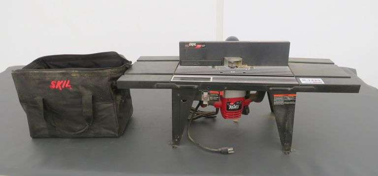 D-1225 Skil Router Table - Pickett Auction Service