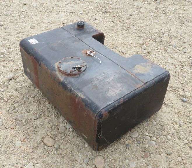 D-913 Ford Fuel Tank - Pickett Auction Service