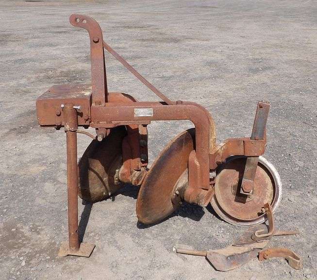C-347 Dearborn 2 Bottom Disc Plow - Pickett Auction Service