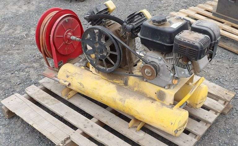 C-670 Titan Commercial Industrial Air Compressor - Pickett Auction Service