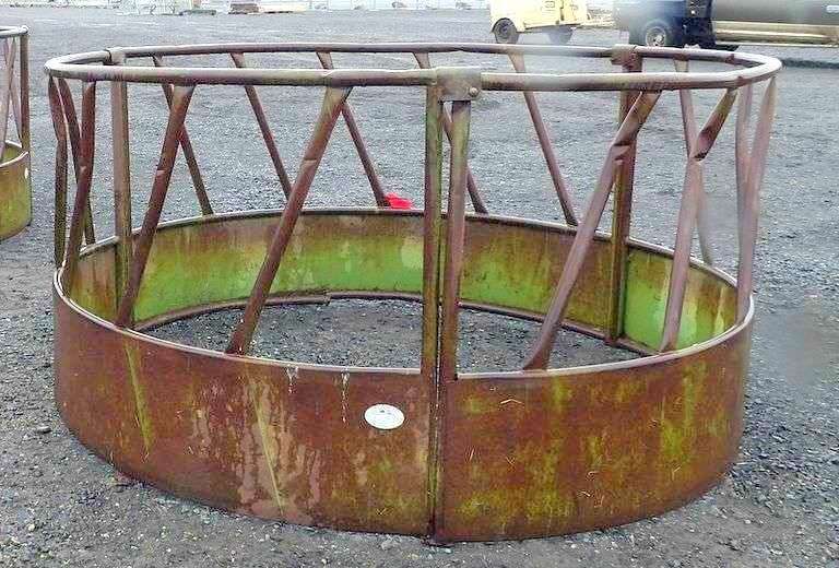 C-444 Powder River Round Feeder - Pickett Auction Service